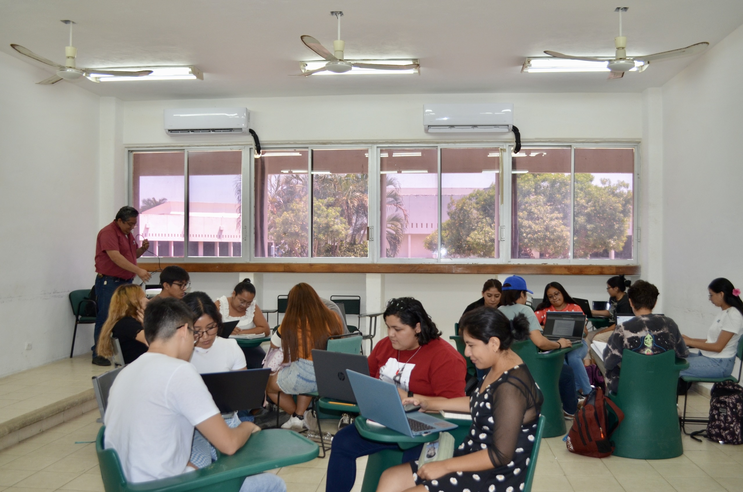 Estudiantes de la UTM cuentan con mejores condiciones en sus aulas ...