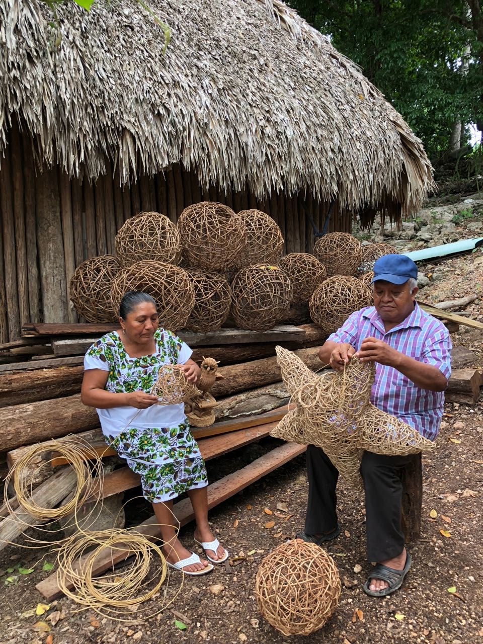 Artesana de Kopchén, del municipio de Felipe Carrillo Puerto ...